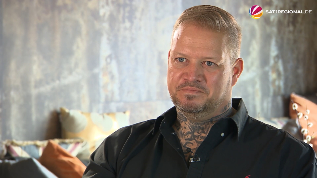 VIDEO | Ein Aussteiger berichtet: Ex-Nazi Philip Schlaffer gibt ...