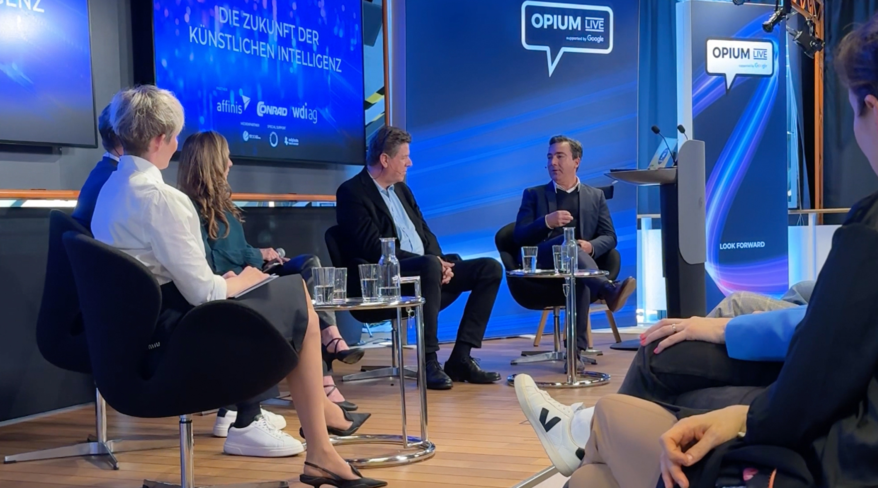 VIDEO | Die Zukunft der Künstlichen Intelligenz: Neue Talk-Reihe mit ...
